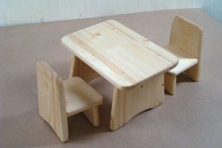 How to make a table for dolls: a do-it-yourself cardboard table for ...