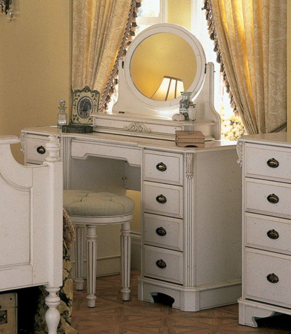 Dressing table height: standard and custom sizes