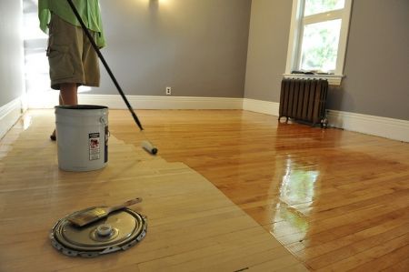 Varnishing parquet: work procedure, methods of applying varnish