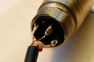 How to disassemble a microphone: depending on the model and design