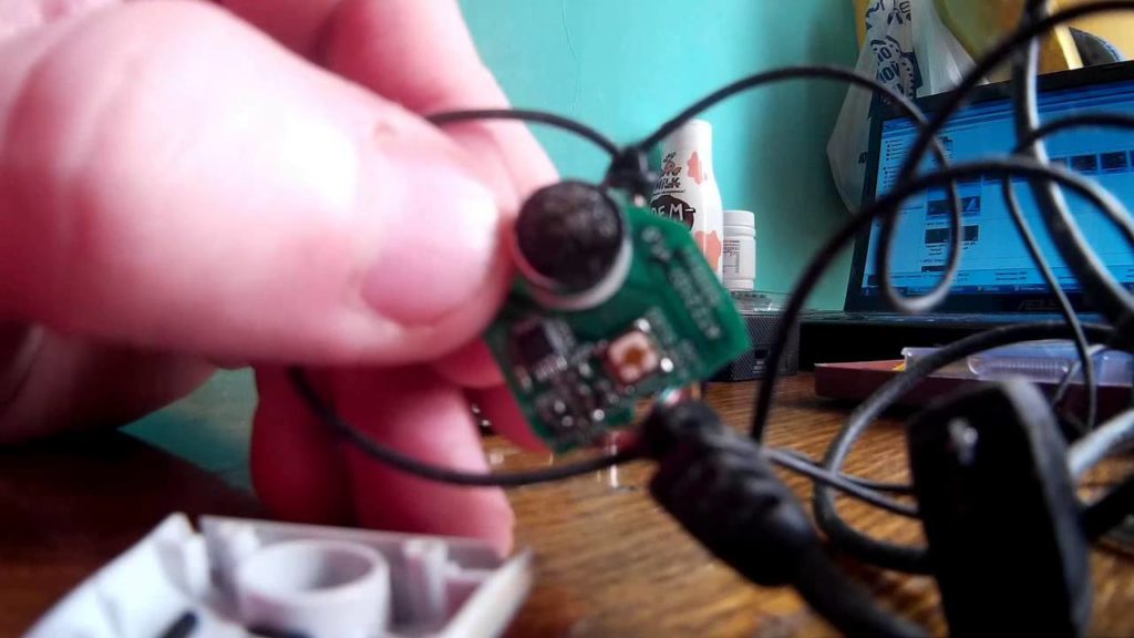 How to disassemble a microphone: depending on the model and design